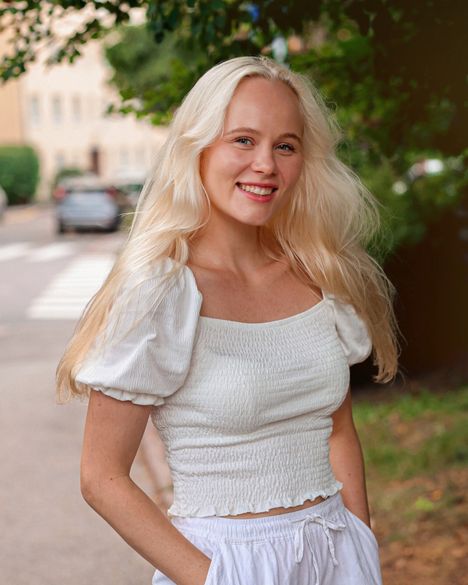 Opettajat ja Tiktok-tähdet Jan Nyberg ja Laura Kiuru rajoittaisivat ...