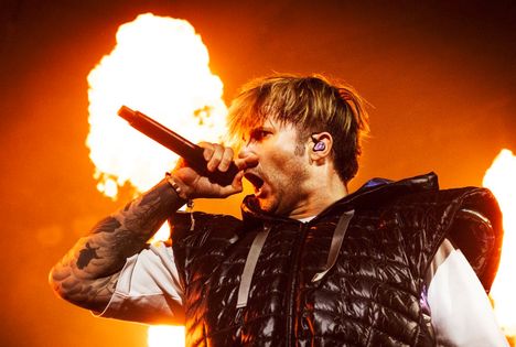 Konserttiarvio: Electric Callboy muutti jäähallin yhteiseksi ...