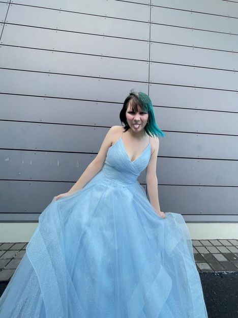 Vanhojen tanssit 2023: Katso kuvat mekoista ja tyyleistä - Ilta-Sanomat