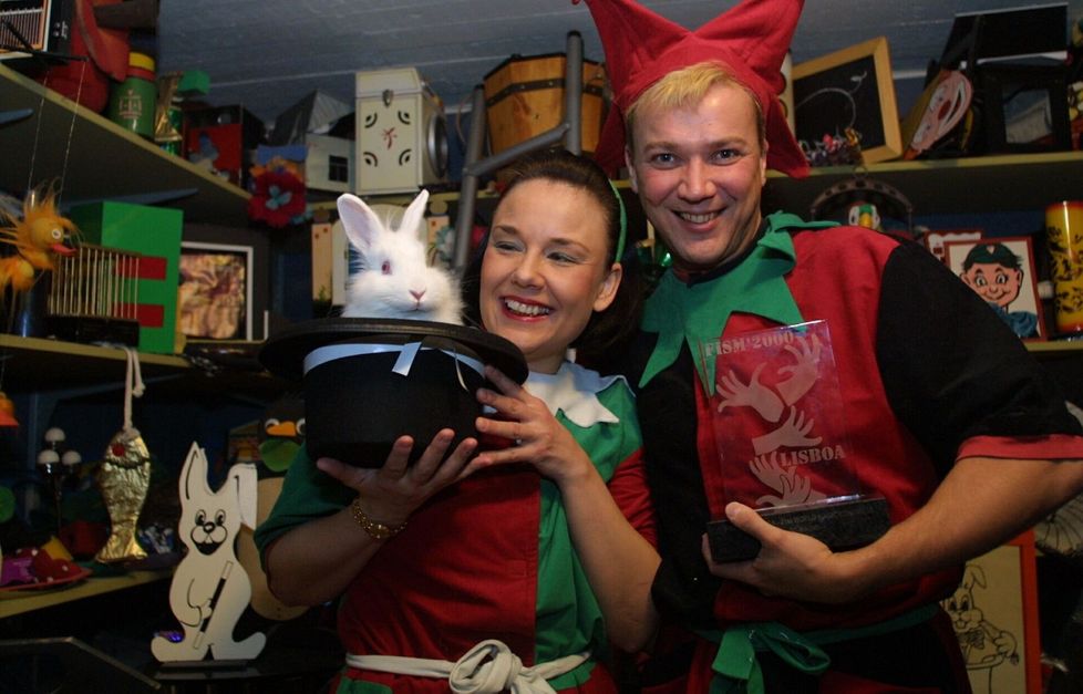 Taikuri Simo Aalto ja Kirsti-vaimo Jokeri Pokeri Box -kiertueella ...