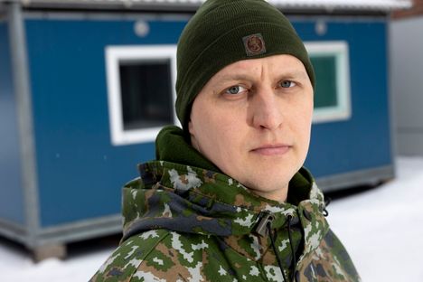 Satakunnan Lennoston kapteeni kertoo, paljonko hän tienaa kuussa ...