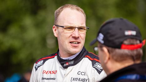 Jari-Matti Latvalalle tölväisy rallipomolta - Ilta-Sanomat