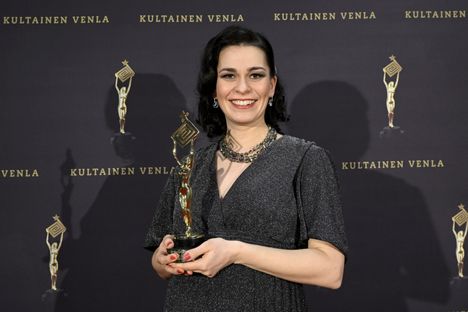Antti Holma antaa Kultainen Venla -voittopuheensa videolla - Ilta-Sanomat