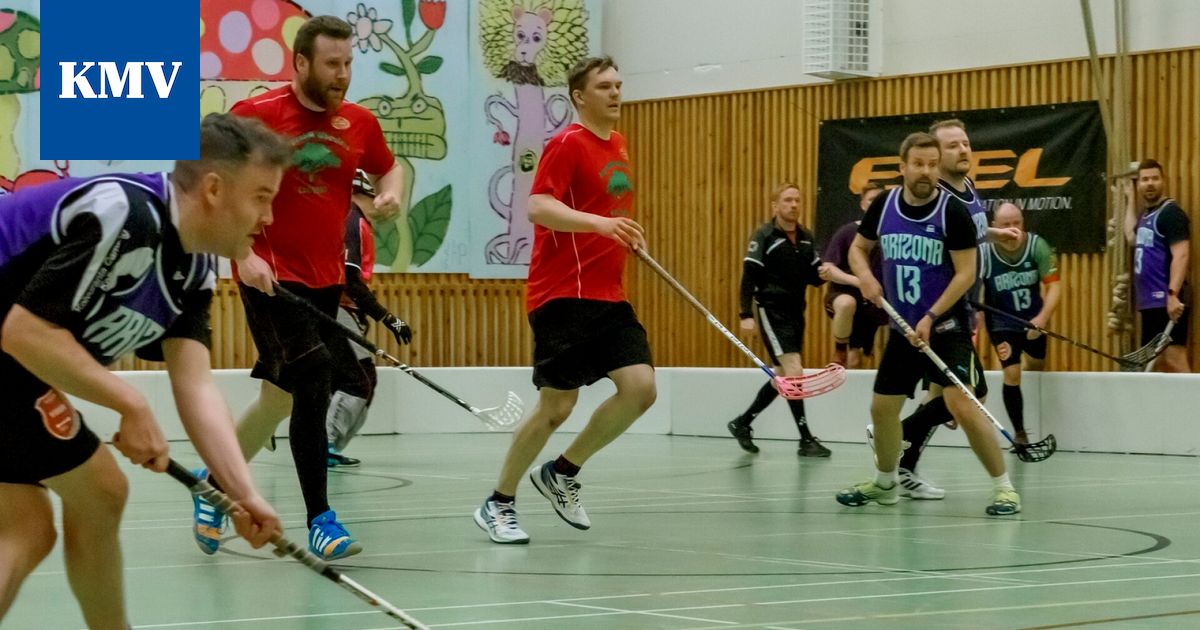 Kolhon palloiluhallilla riitti tunnelmaa, kun lauantaina 28. huhtikuuta ...