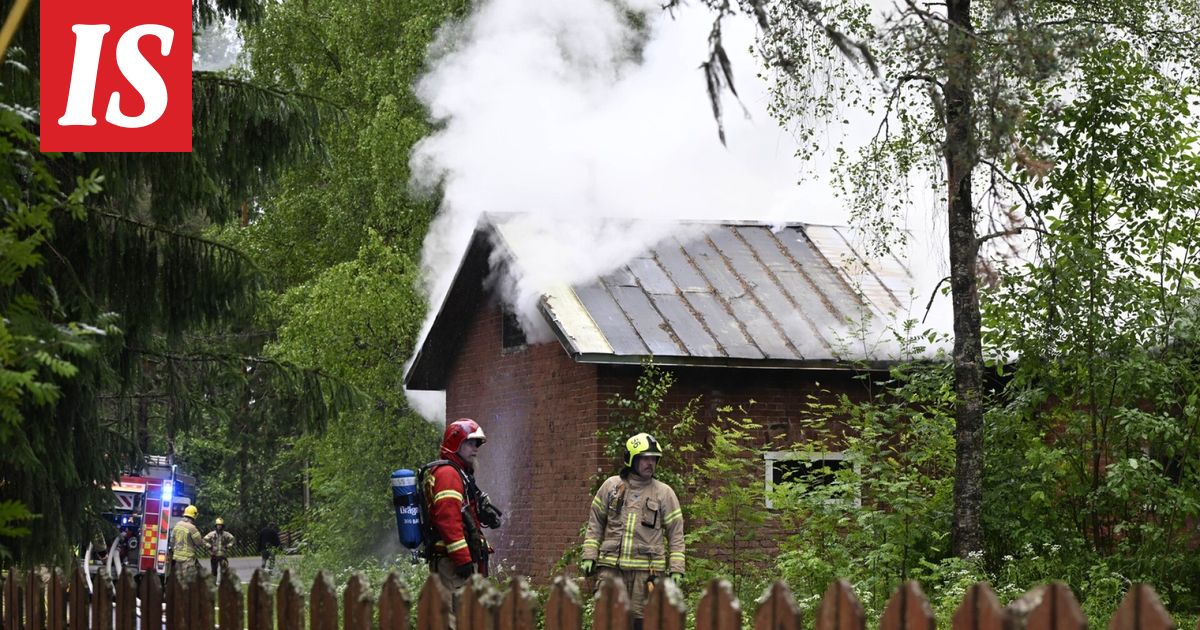 Tiilitalo paloi Maikkulanrinteessä Oulussa – poliisi pyytää havaintoja ...