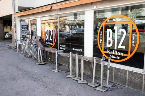 Mies piestiin henkihieveriin ravintolan tuulikaapissa | HS.fi