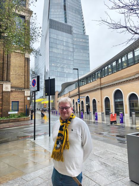 Professori Timo Partanen matkusti Yhdysvalloista Lontooseen nähdäkseen ...