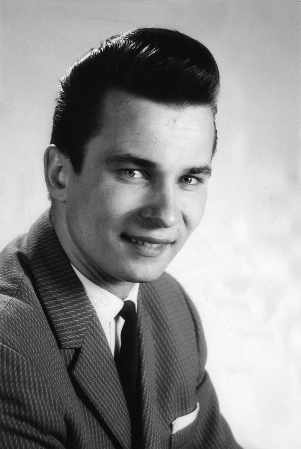 Hääkuva, nimikirjoituksia ja ystäviä – sydäntä lämmittävät kuvat Reijo ...