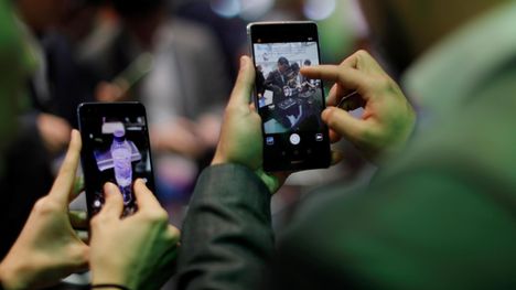 Huawei on kasvattanut älypuhelinbisnestään aggressiivisesti parin viime vuoden ajan. Se on pystynyt kehittelemään eri hintaluokkien laitteita edullisista puhelimista Applen ja Samsungin lippulaivamallien kanssa kilpaileviin tuotteisiin.