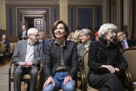 Olisitko arvannut? Näin Mauno ja Tellervo Koiviston Assi-tytär sai ...