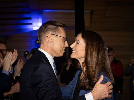 Alexander Stubbin vaimo Suzanne Innes-Stubb esiintyi ensi kertaa ...