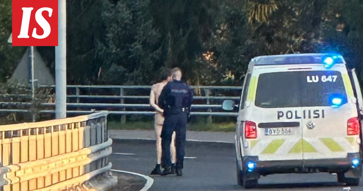 Alaston mies riehui autotiellä Espoossa - Ilta-Sanomat