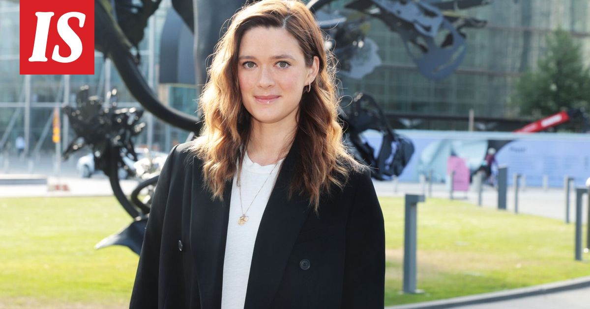 Krista Kosonen julkaisi nostalgisen kuvan koiransa kanssa - Ilta-Sanomat