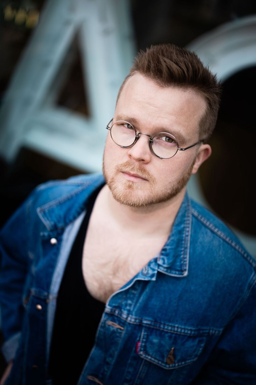 Panemisesta ja rahasta laulanut Ursus Factoryn rokkari tekee nyt ...