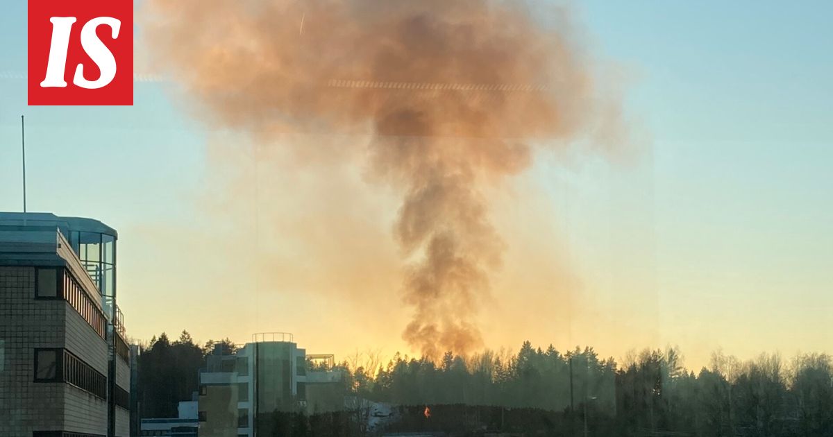 Espoossa paloi varastorakennus - Ilta-Sanomat