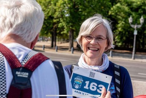 120 Vespa-kuskia hurautti Euroopan halki: Joukossa suomalainen ...