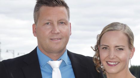 Jani Sievinen ja Maria-kihlattu eivät noudata perinteistä kaavaa – lähtivät jo häämatkalle ...