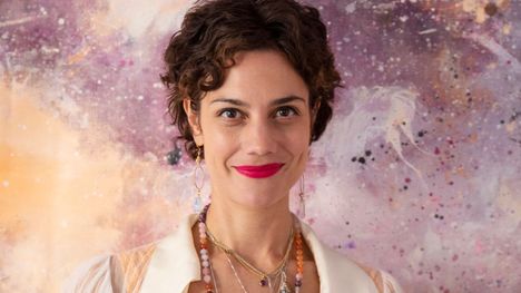 Manuela Bosco, 39, poseeraa alasti sensuelleissa raskauskuvissa ...