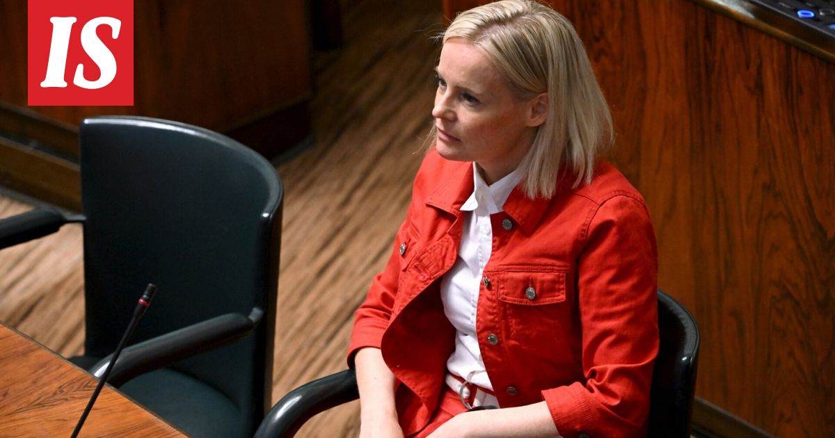 Riikka Purralle sataa kritiikkiä somessa - Ilta-Sanomat