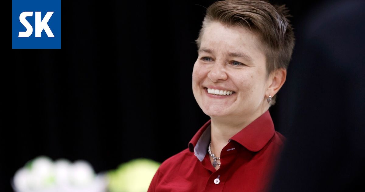 Raisa Ranta (vas.) ilmoittaa siirtyvänsä paikallispolitiikan ...