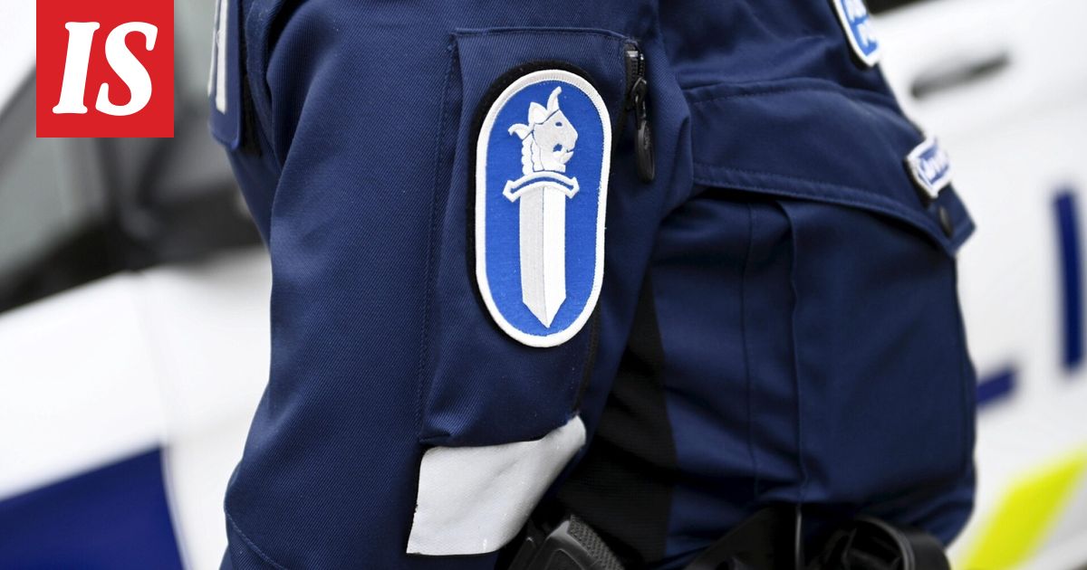 Mies puri poliisia Heinolassa - Ilta-Sanomat