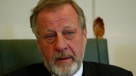 Ex-minsiteri ja ex-oikeuskansleri Paavo Nikula on kuollut - Ilta-Sanomat