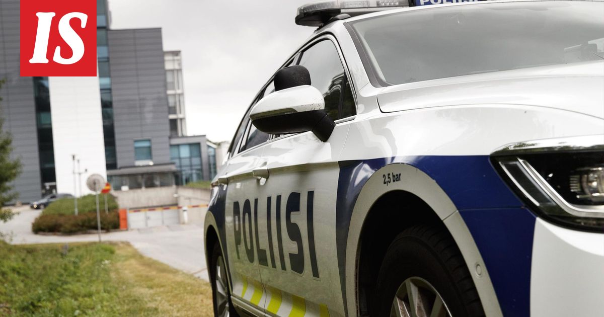 Puukotus koulun pihalla Raaseporissa, 17-vuotias joutui sairaalaan – paikalla paljon nuorisoa ...