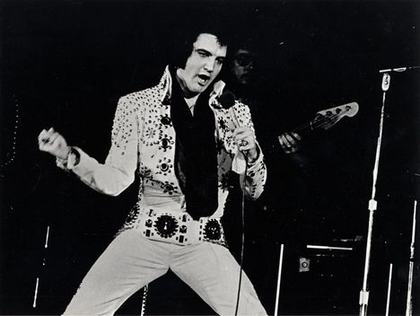 Elvis Presley oli oikeasti suunnattoman ”ujo ja arka” mies – kysyi ...