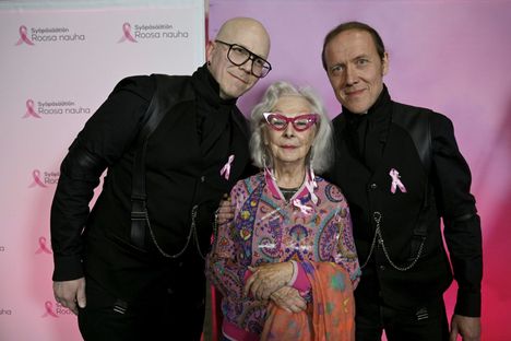 Harvinainen kuva: uutisankkuri Piia Pasanen saapui TTK-lähetykseen ...