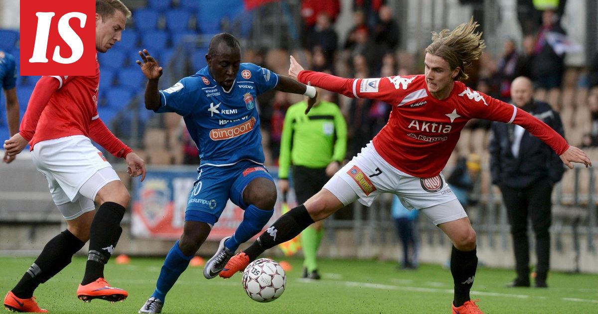 Veikkausliigadebyytin tehnyt HIFK:n pelaaja Daniel Rantanen kulkee ...