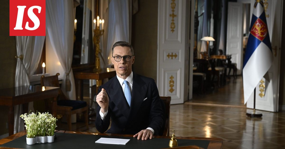 Suora lähetys kello 12: Tasavallan presidentti Alexander Stubbin ...