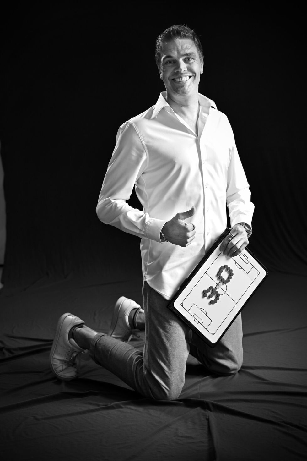 Valmentaja Erkka V. Lehtola riisuutuu alastonkuvaan ja kertoo ...