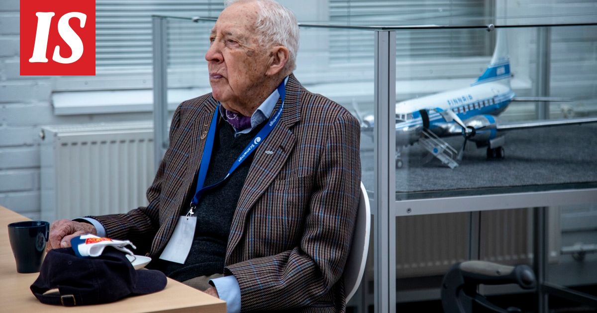 Kapteeni Mauri Maunula siunattiin haudan lepoon – Suomen lippu puuttui ...