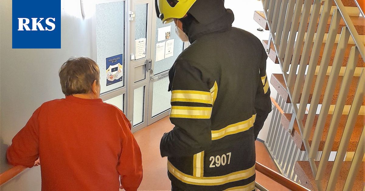 Aurinkosäätiön neljännen kerroksen asukkaat evakuoitiin – ”Kun päästään ...