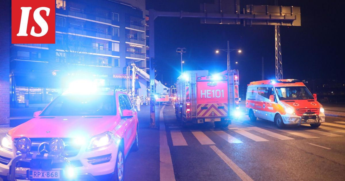 Tulipalo Helsingin keskustassa kerrostalossa: savusukeltajat pelastivat kaksi ihmistä - Ilta-Sanomat