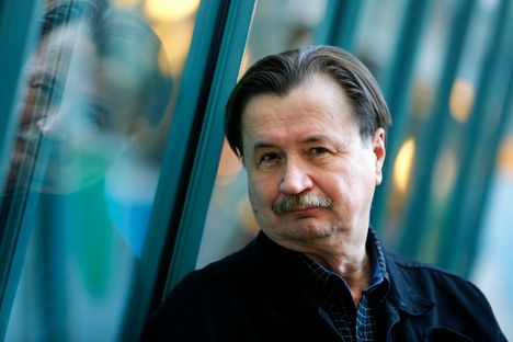 Radiotoimittaja Jake Nyman avautuu kirjassa kahden lapsensa ja Sinikka ...