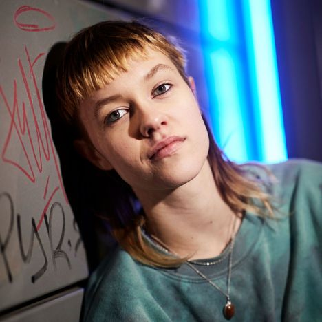 Näyttelijä Elsi Sloan erosi mormonikirkosta viisi vuotta sitten ...
