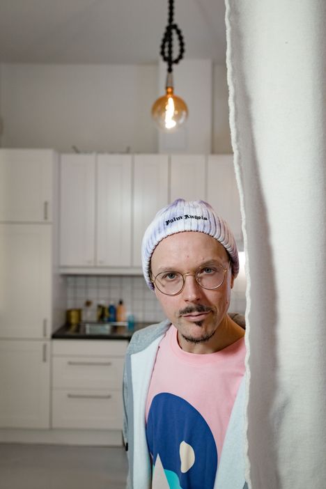 Jukka Poika juo neljä tuntia seissyttä kuparivettä kyykyssä istuen | HS.fi