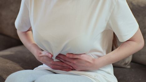 Sappikivet voivat oireilla vatsakipuna syömisen jälkeen tai yöllä ...