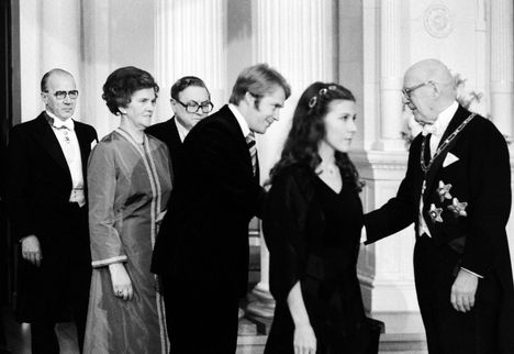 Matti Ahde on vieraillut Linnan juhlissa 46 kertaa – 1976 hän esitti ...