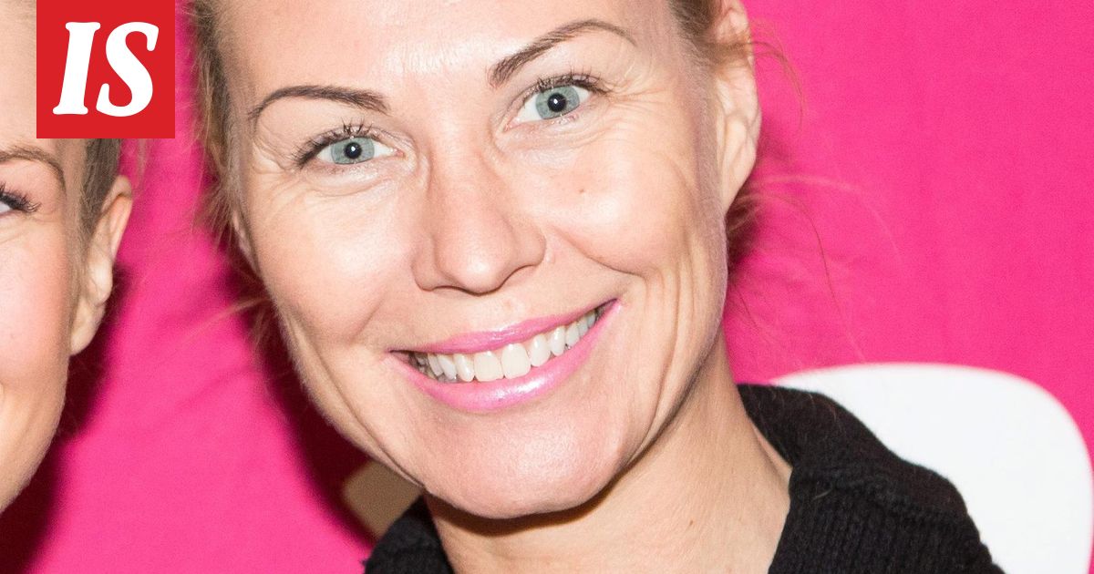 Urheilutoimittaja Heidi Suomi, 41, julkaisi paljastavan bikinikuvan ...