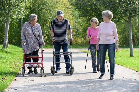 Raisiossa koulutettiin ulkoiluystäviä ikäihmisille - Rannikkoseutu