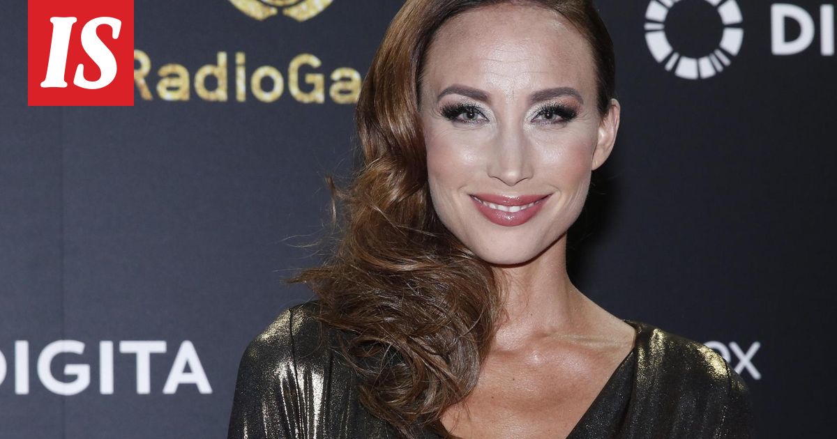 Radiojuontaja Niina Backman, 35, julkaisi vekkulin kuvan 1980-luvulta ...