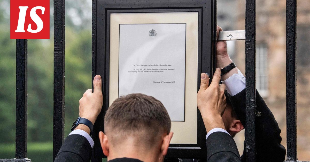 Katso koruton kyltti – näin kuningatar Elisabetin kuolemasta kerrottiin ...