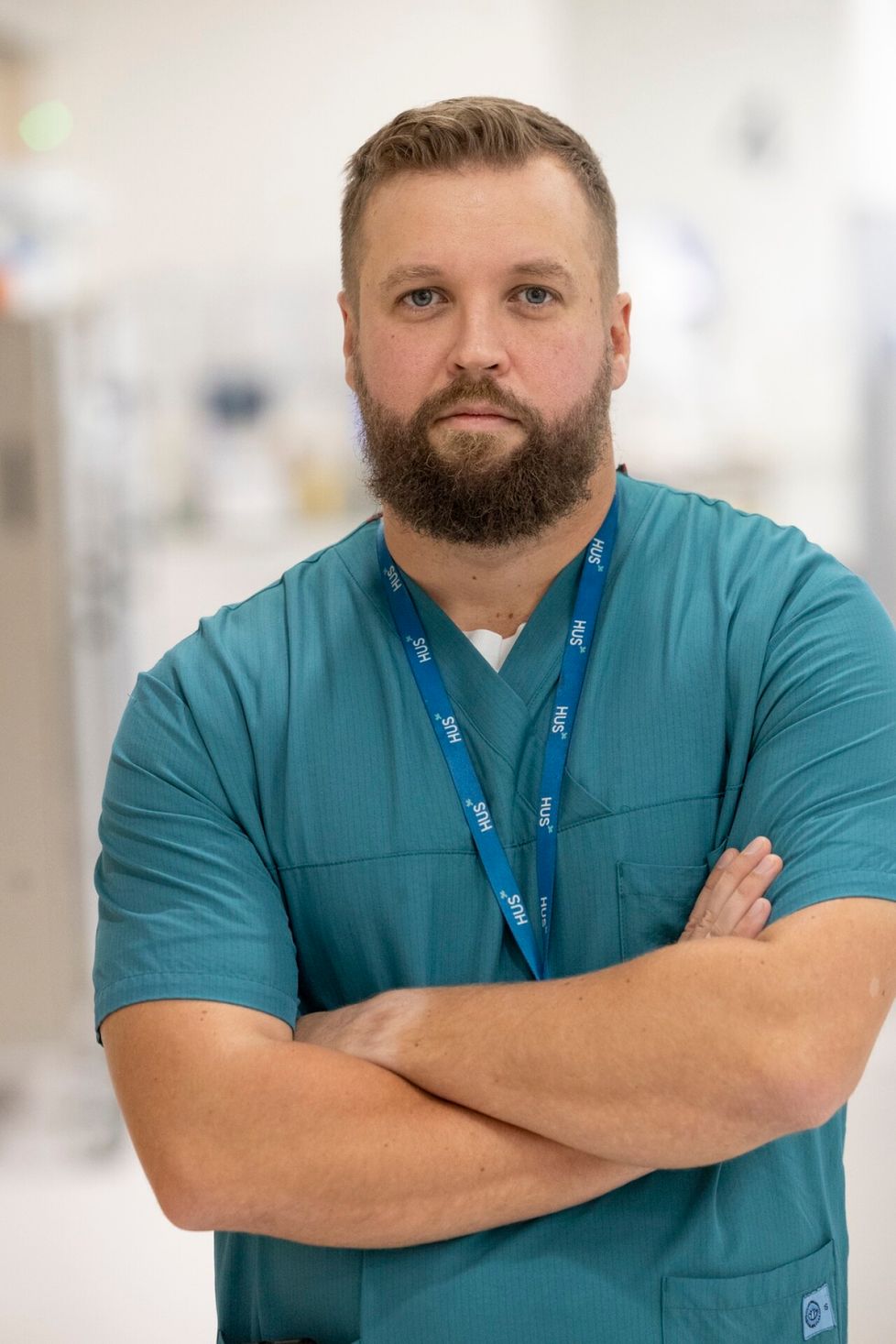 Sukulaisistaan huolestuneet kärräävät vanhuksia joulupöydästä ...