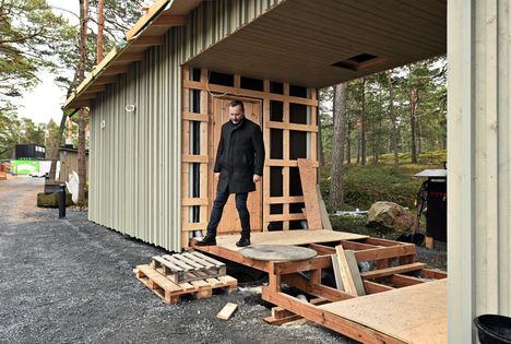 Matkahuollon kontit uusiokäyttöön kesäteatterissa - Satakunnan Kansa