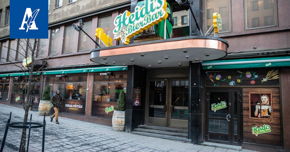 Abit joutuivat seisomaan tuntikausia kylmässä Heidi’s Bier Barin ovella ...