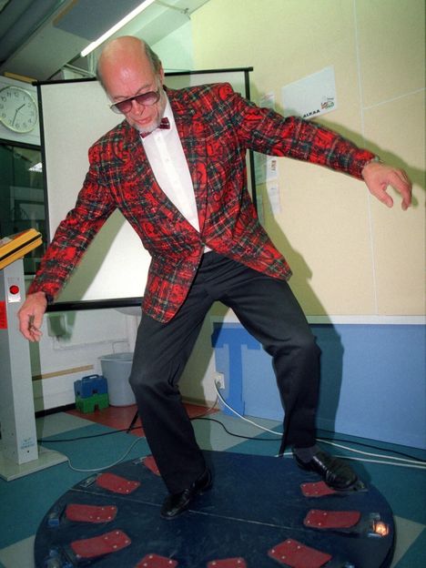 Pystytkö seisomaan yhdellä jalalla silmät kiinni? – Tällä ...