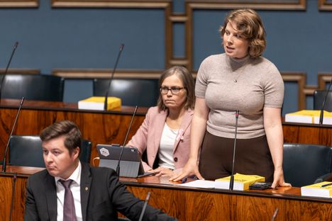 ”Ruma ja häpäisevä näytelmä käynnissä” – Veronika Honkasalo purkautuu ...