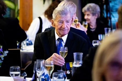 Niilo, 100, kertoo pysäyttävästä hetkestä Karjalankannaksella 81 vuotta ...